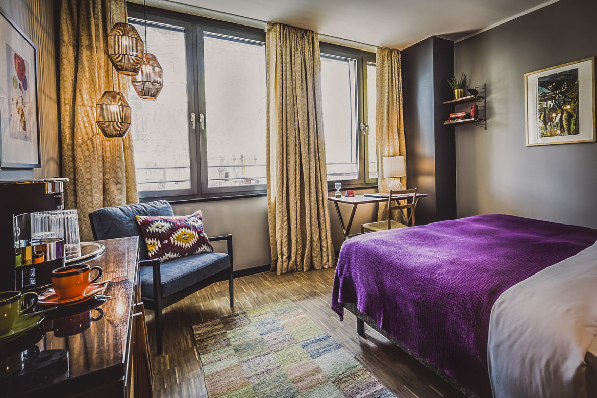 HENRI Hotel im Retro-Chic mit Unterstützung von Subauftrag